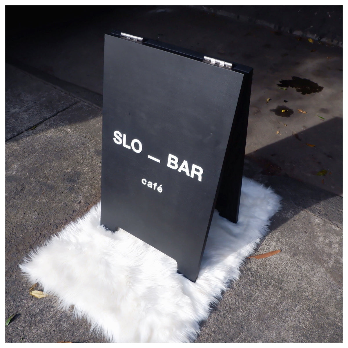 FOLDING STANDEE SIGNAGE – Tugon 6100